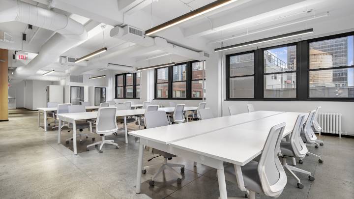 345 Seventh Avenue – Boutique Office Space in the Heart of Penn Plaza
